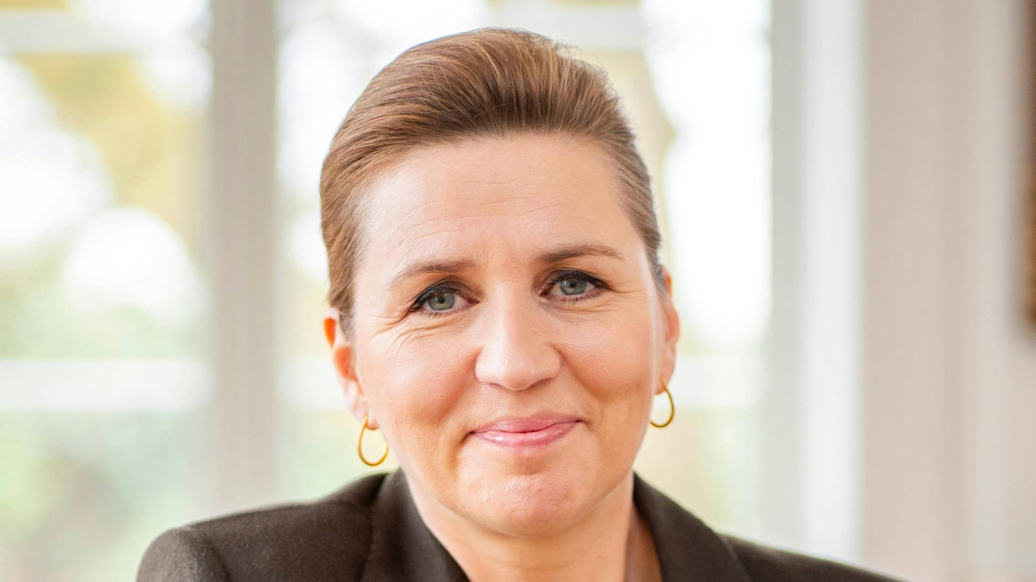 Statsministeren overraskede: Pludselig indtog hun den røde løber ...