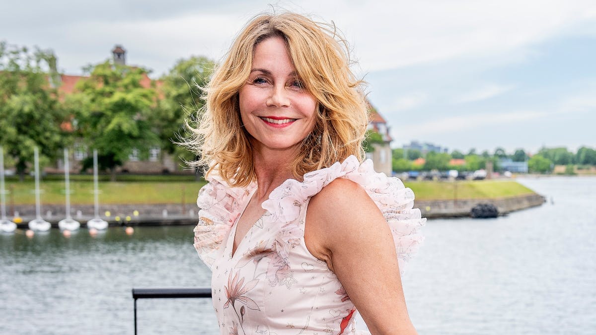 Festede med dansk designer: Anne Louise Hassing blæser alle bagover i ...