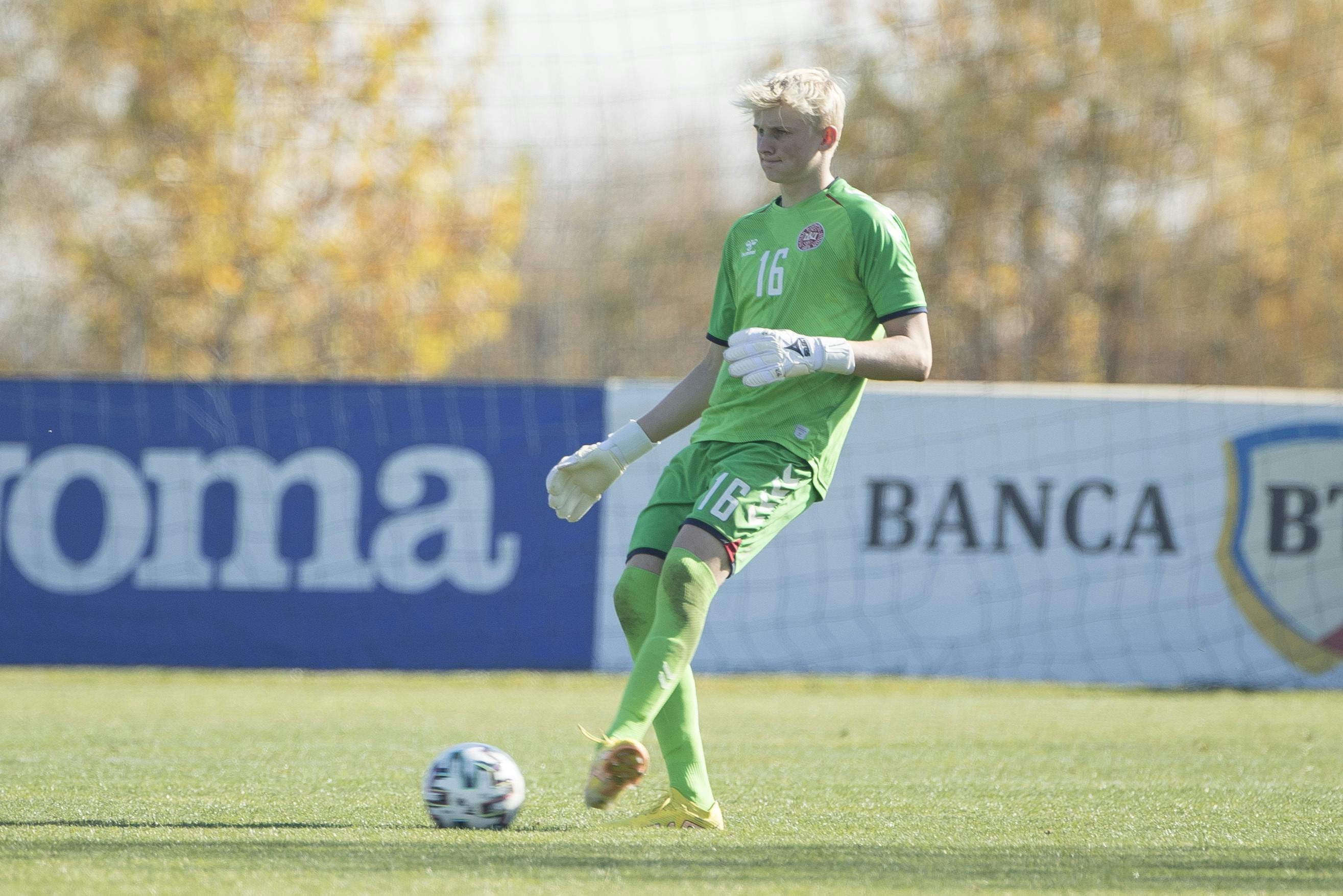 Camilla Martins søn skriver kontrakt med engelsk storklub | BILLED-BLADET