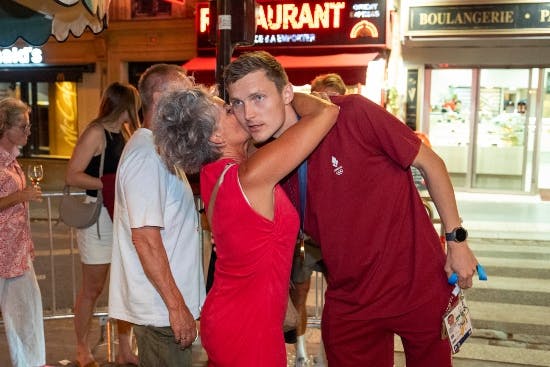 Sådan fejrede Viktor Axelsen guldet i Paris: Fantastisk nattefest med ...