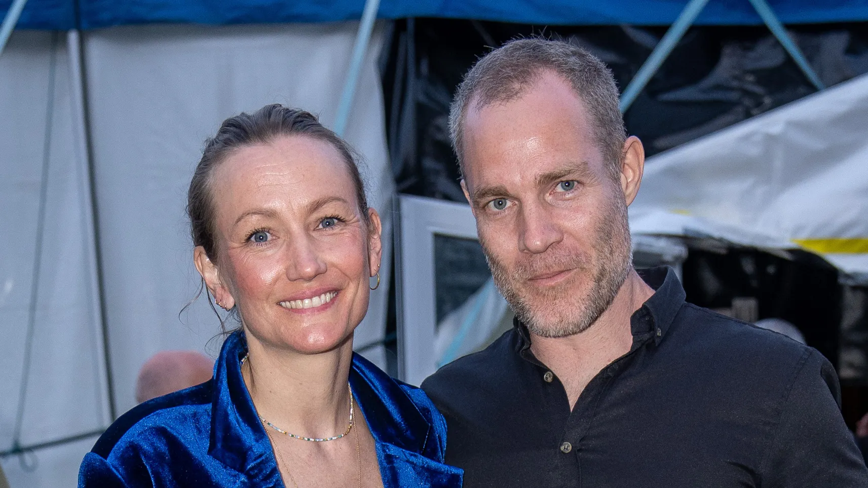 Ægteparret Sara Lygum og Jonas Kromann-Larsen: Vi er blæst bagover af ...