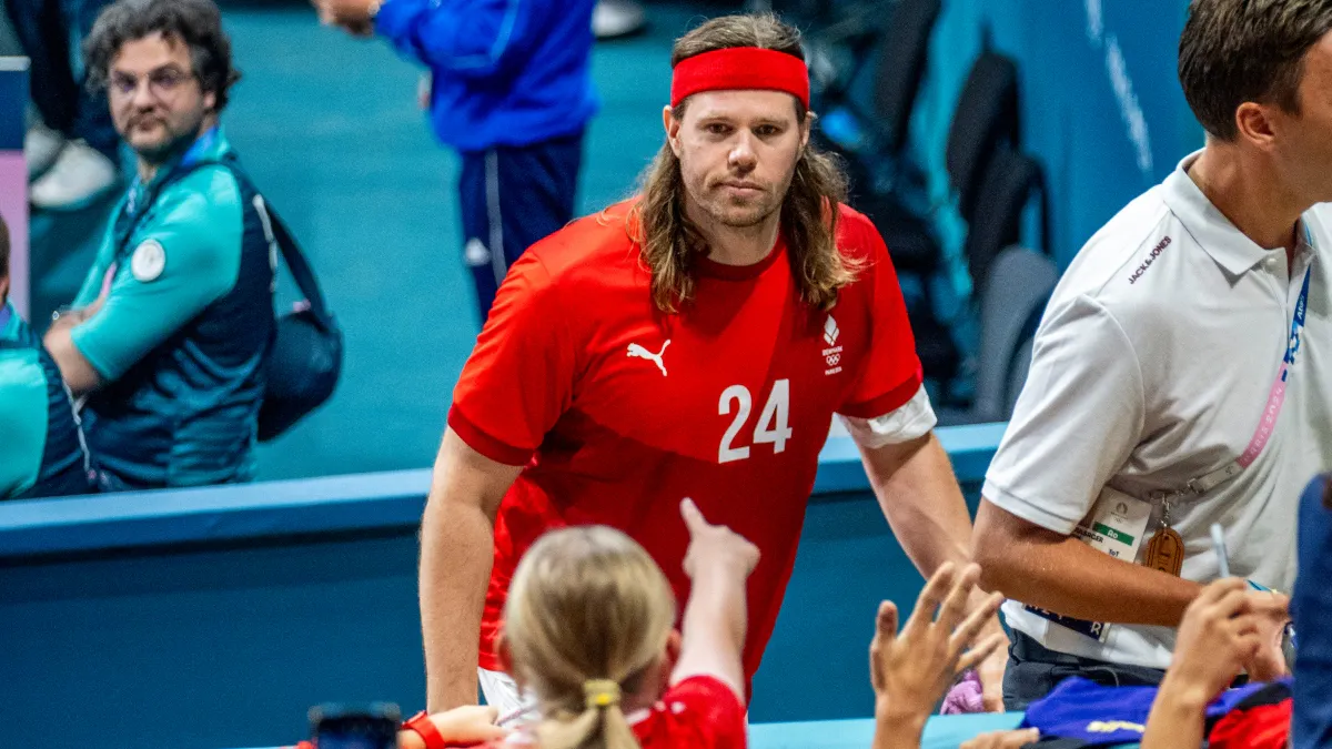 Mikkel Hansen blev blød om hjertet, da han så glad lille fan: Gav hende ...