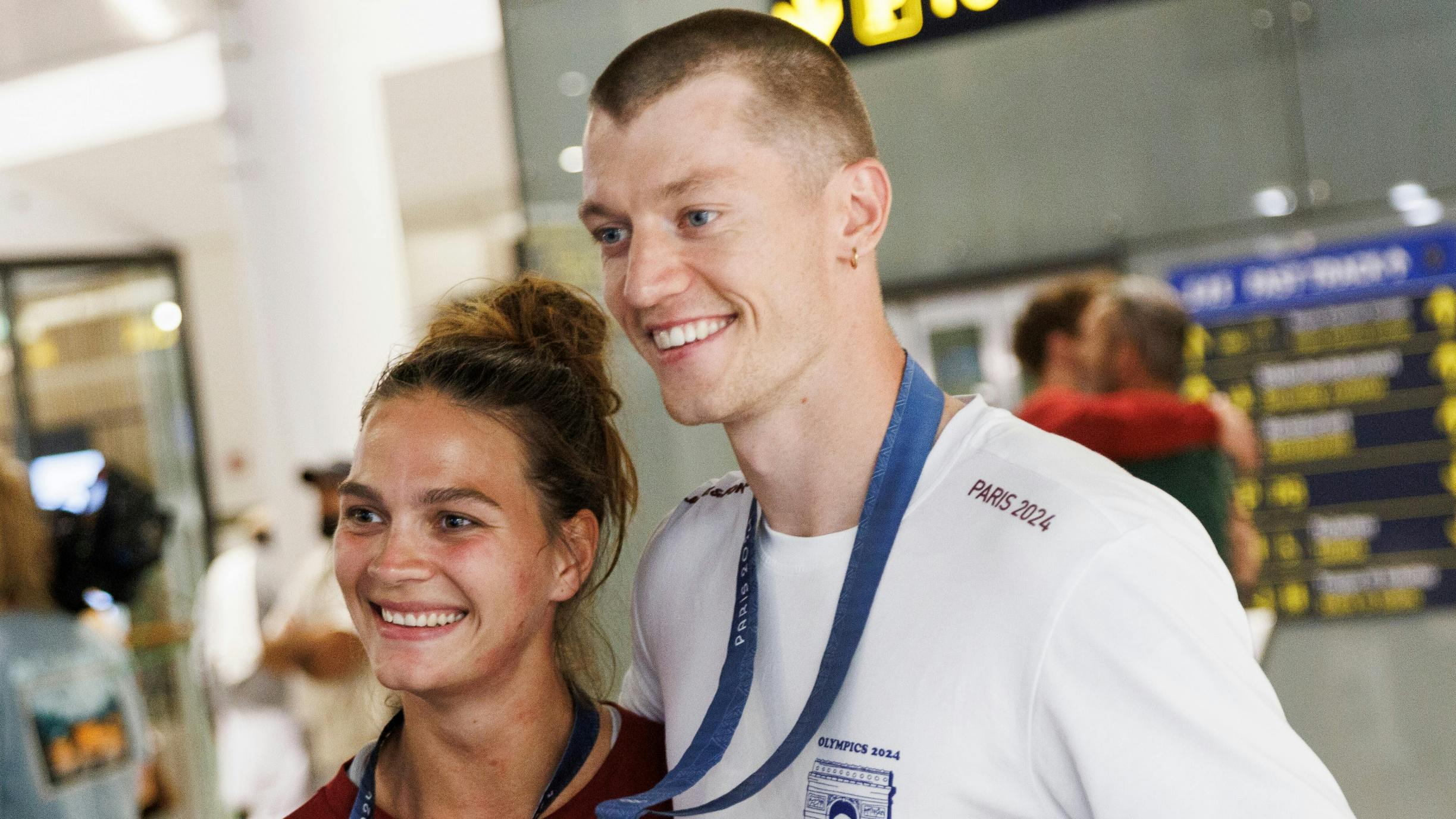 Helena Elver og Emil Jakobsen vendte hjem til Danmark sammen: Snart bliver de adskilt igen ...