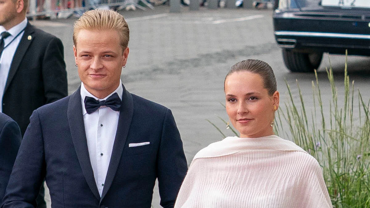 Efter knap 10 uger: Marius Borg Høiby omsider klar til at gå i ...