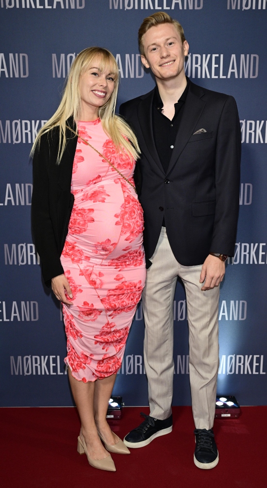 Jenna August Harson på rød løber med stor mave: Vi glæder os til at ...