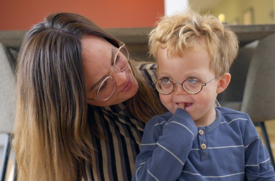 Rørende venskab i tv-serien De sjældne danskere: Konrad og Noors udfordringer har givet mødrene ...