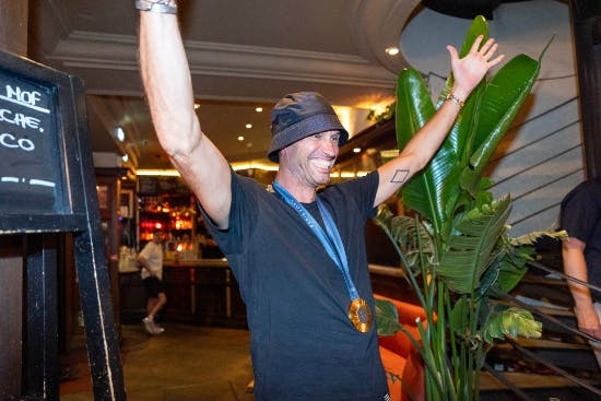 Viktor Axelsen nyder at være i Hongkong sammen med kært familiemedlem ...