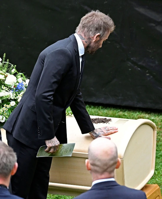 David Beckham i sorg: Tog afsked med nær ven ved begravelse i Sverige ...