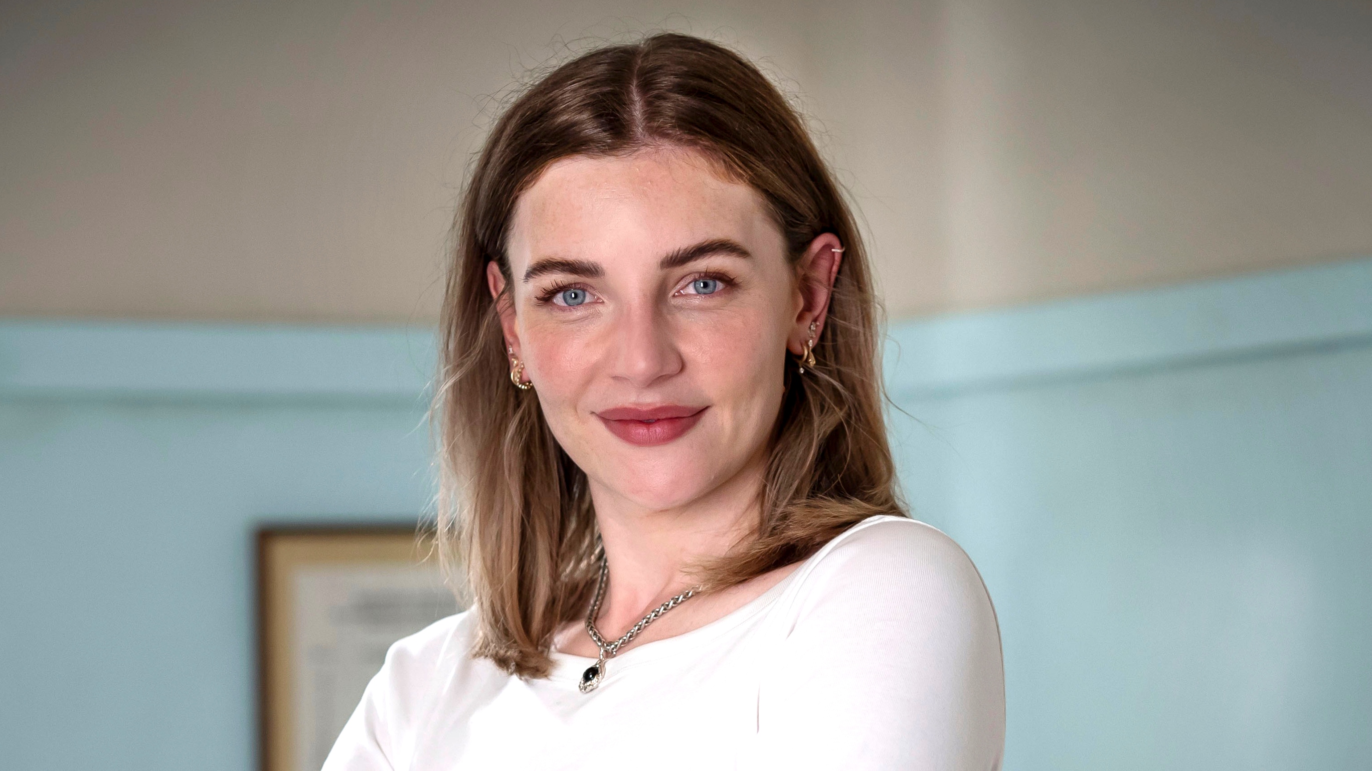 Molly Egelind vil ryste Anna fra Sygeplejeskolen af sig: Har fået nyt ...