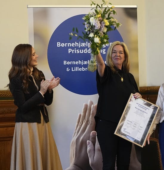 Prisvinder fortalte pludselig om kræftsygdom: Dronning Mary i tårer på ...