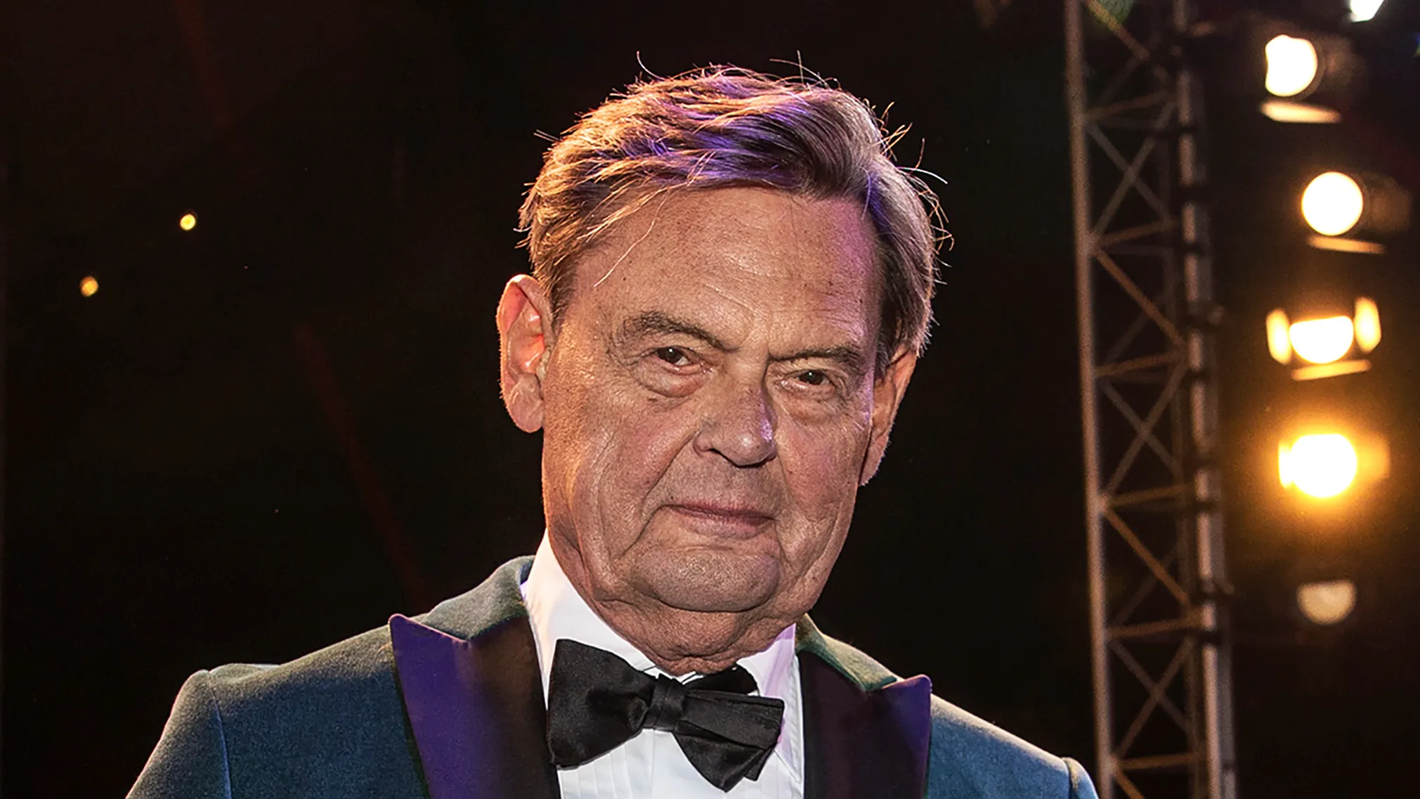 Se billederne: Familien ankommer til et sidste farvel til Ulf Pilgaard ...