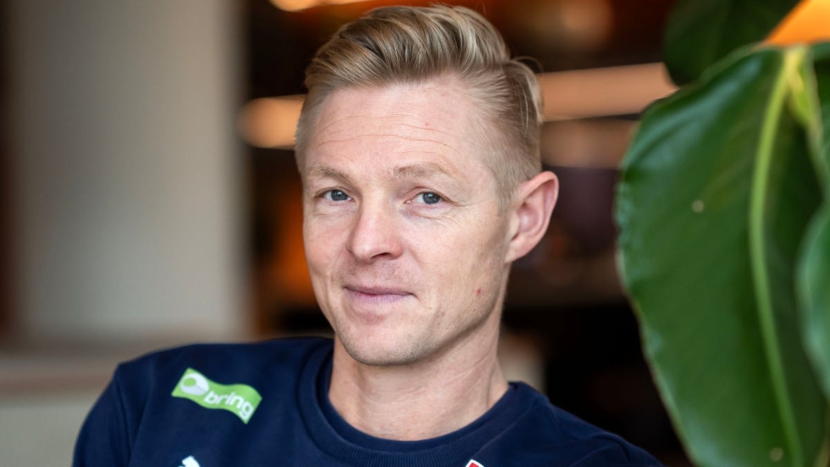 Jesper Jensen gav en helt særlig gave til Norges landstræner | BILLED ...