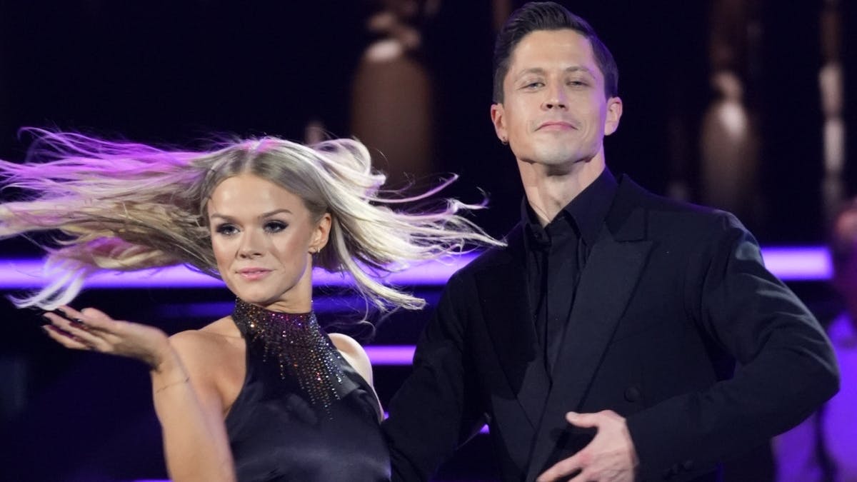 Asta Bjørk og Sebastian Bull er blevet forlovet | BILLED-BLADET