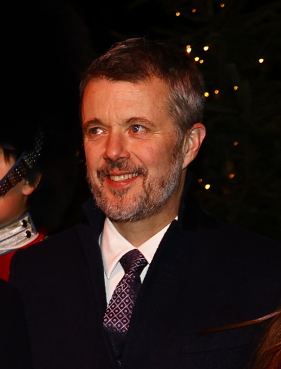 Det klæder ham godt: Det her billede viser tydeligt grev Felix' nye ...