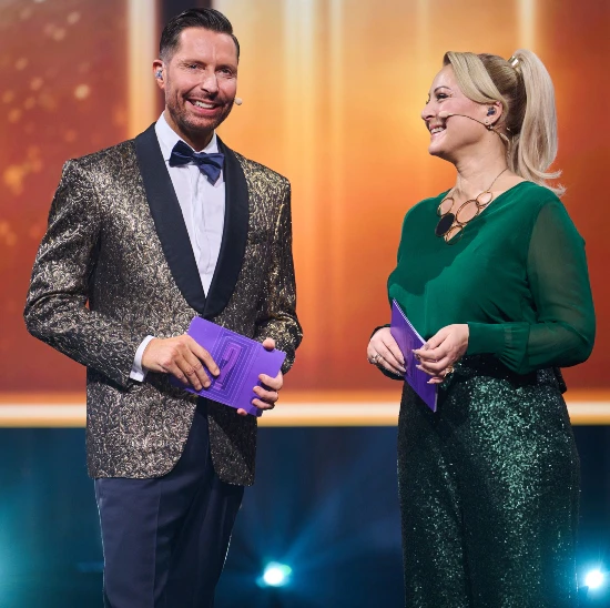 Pludselig skiftede han tøj midt i showet: Kåre Quist og Stéphanie ...
