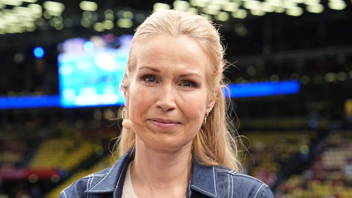 Det ser man ikke på tv: Tina Müllers sko passer helt perfekt til ...