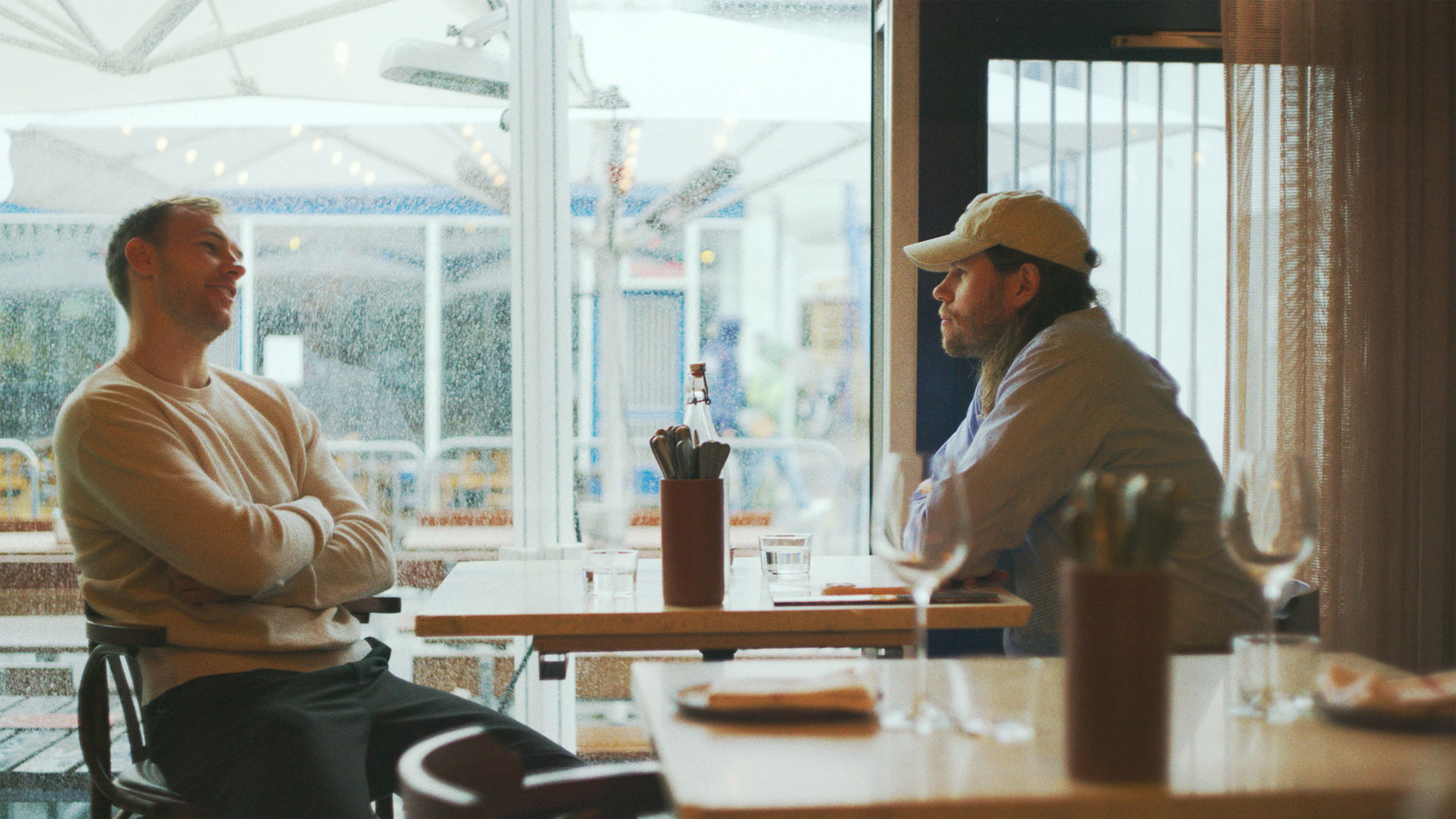 Mathias Gidsel er endelig på plads i sin nye lejlighed: Sådan fik han hjælp af Mikkel Hansen ...