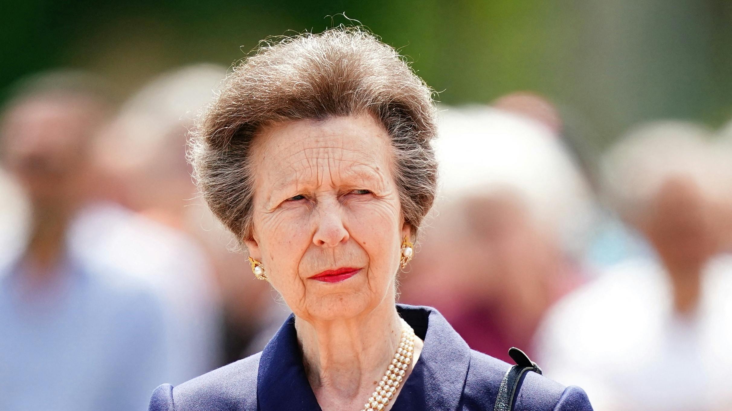 Nye billeder sætter gang i snakken om prinsesse Catherine: Er det en ...