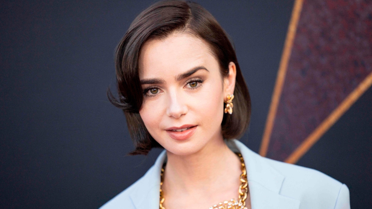 Hvor er hun kær! Se det første billede af Lily Collins med datteren ...