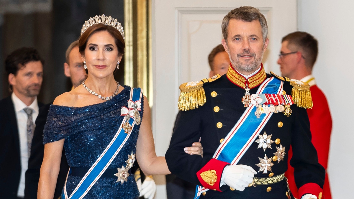 Snart bliver spændingen udløst: Er disse kendisser på gæstelisten til ...