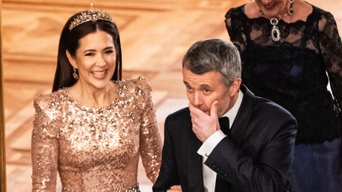 Hov, hvad sker der lige her? Dronning Mary kunne ikke holde latteren ...