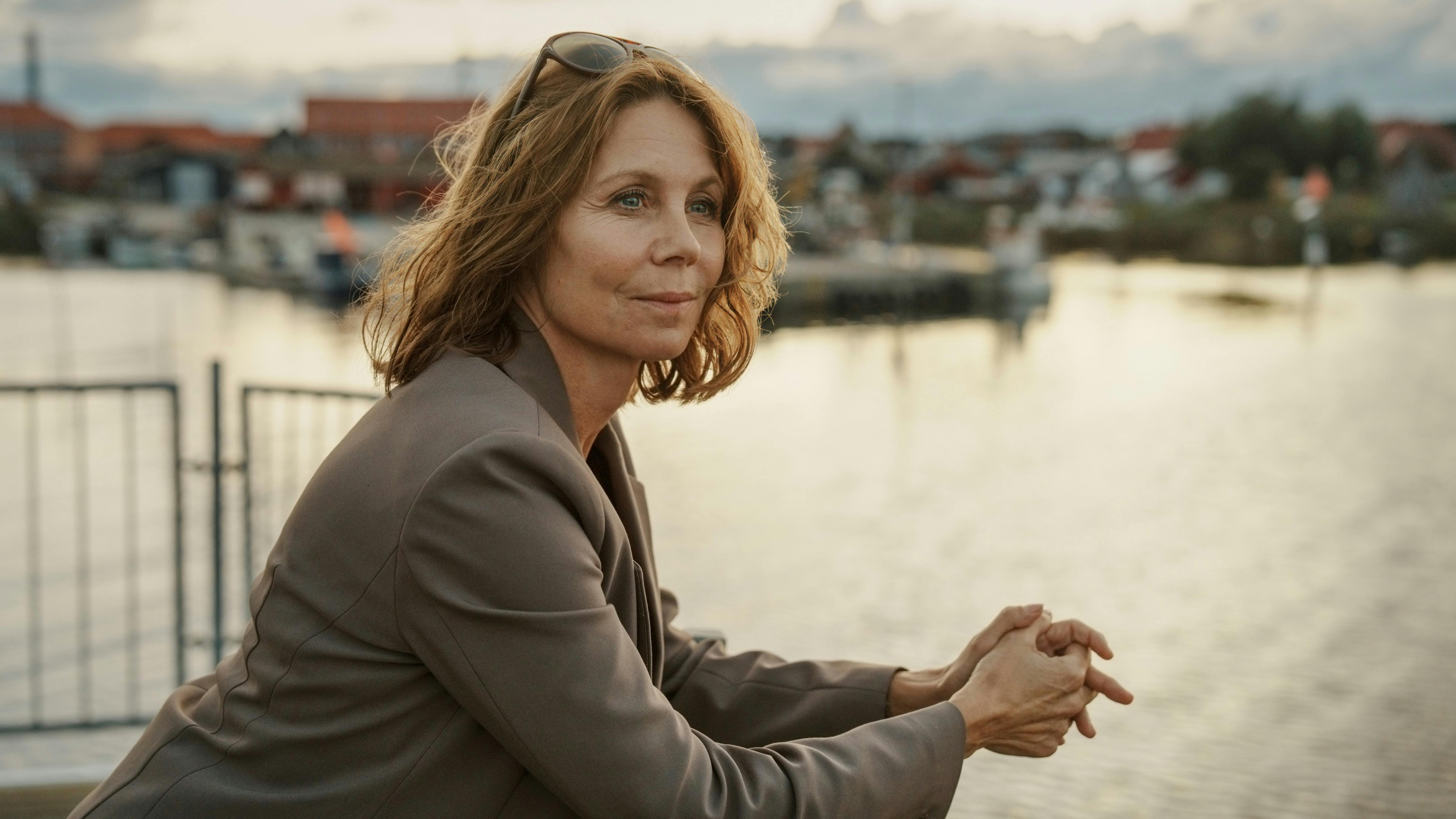 Jysk by overraskede: Hvide Sande var ikke, hvad Anne Louise Hassing ...