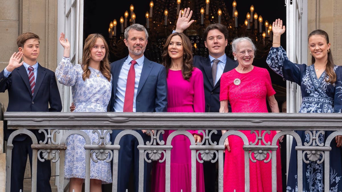 Normalt sker det kun for én af dem: Både prinsesse Isabella, dronning ...