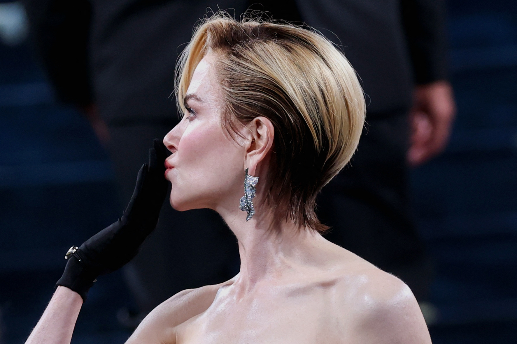 Nicole Kidman vækker opsigt med ny frisure: Så kort er hendes hår nu ...