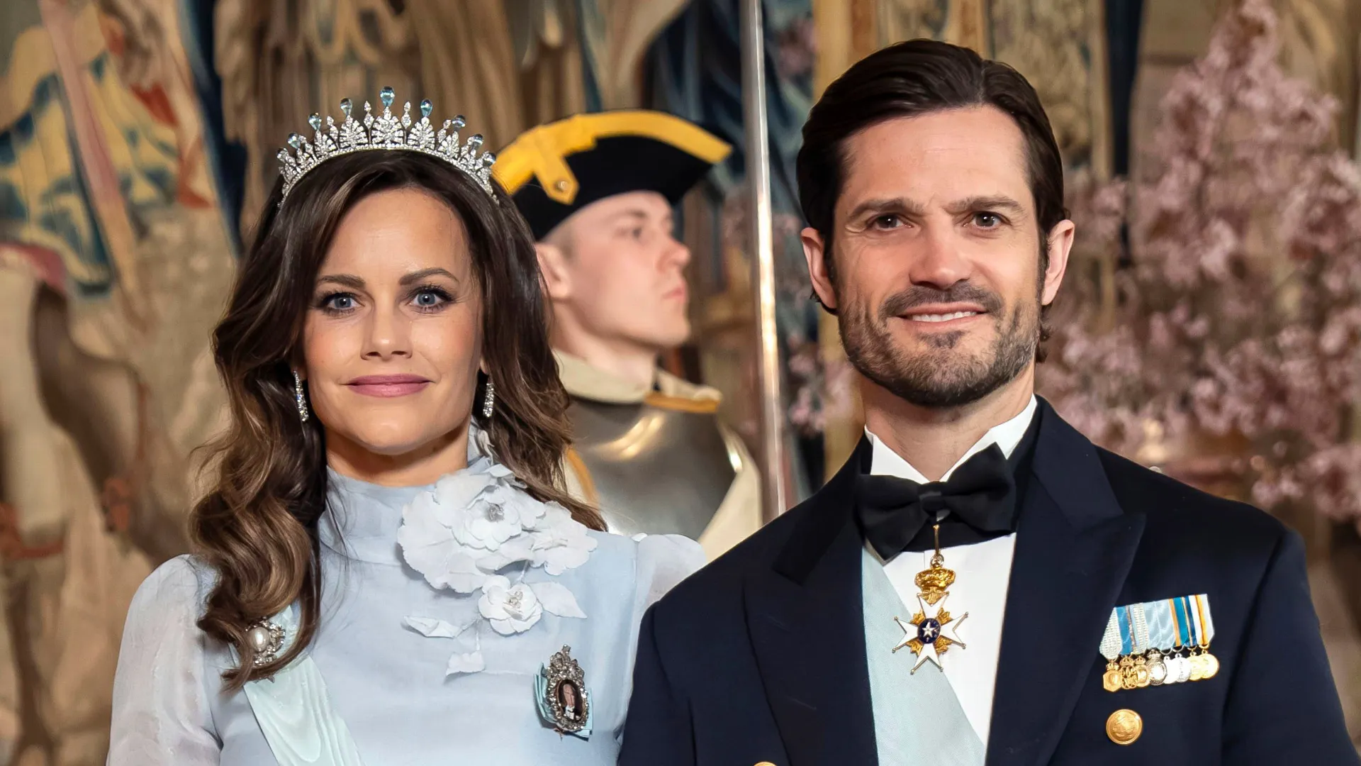 Kort før dåben: Nu deler prins Carl Philip og prinsesse Sofia rørende ...