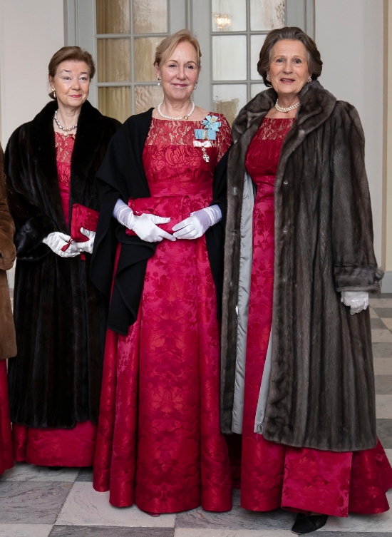 De er ved dronning Margrethes side på følelsesladet dag | BILLED-BLADET