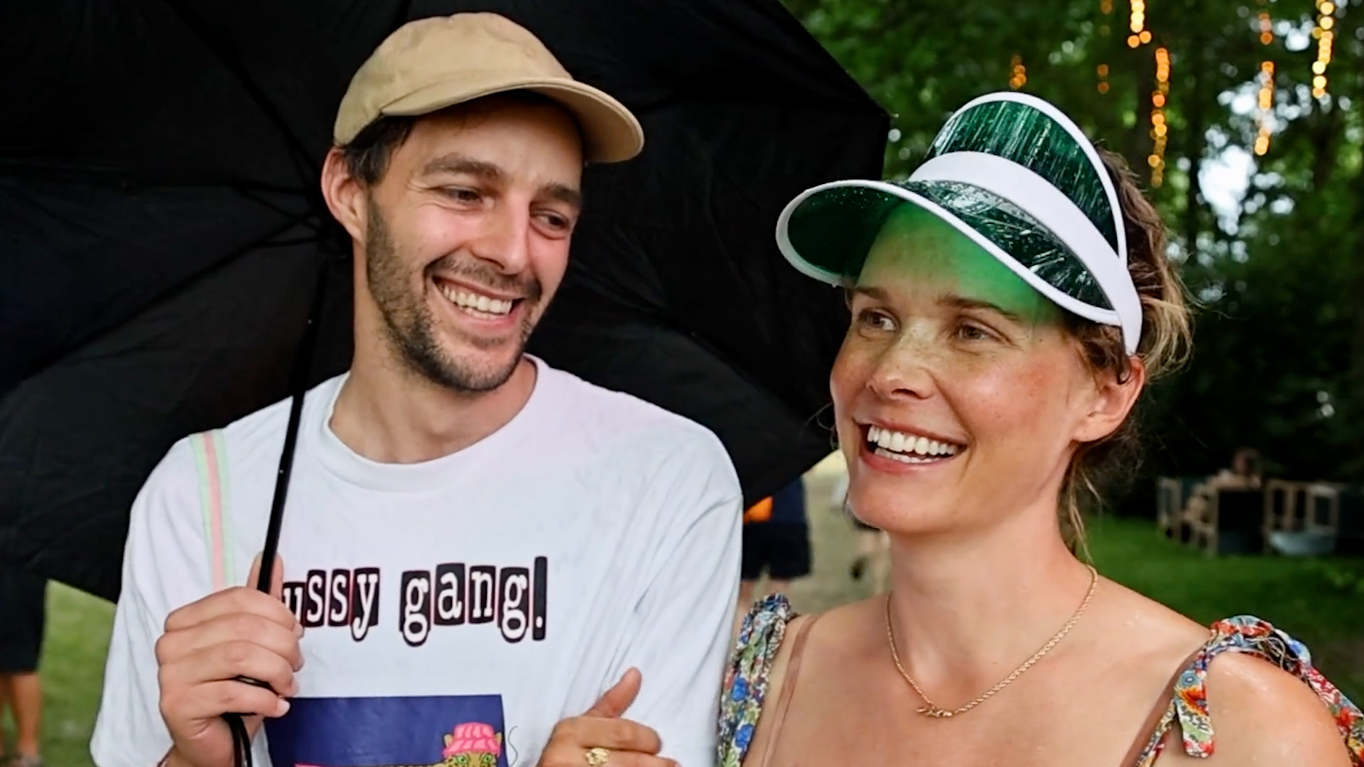 Højgravid Oh Land kan føde når som helst: Sang og festede på Roskilde ...