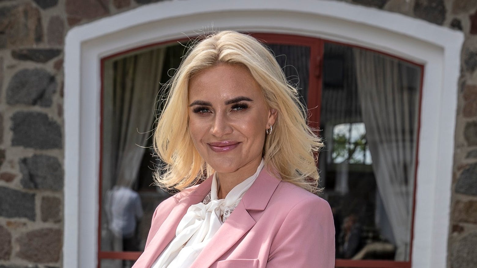 Thalia Pitzners rørende gestus ved lillesøster Elviras bryllup | BILLED ...