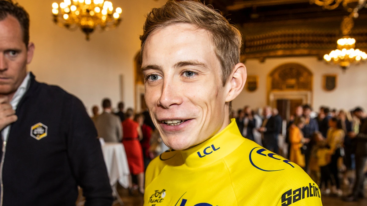 Kom forbi for at sige hej: Jonas Vingegaard fik besøg af levende ...