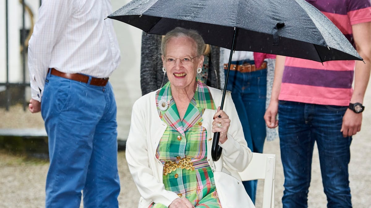 Dronning Margrethe tager imod på slottet: I tilfælde af regn håber ...