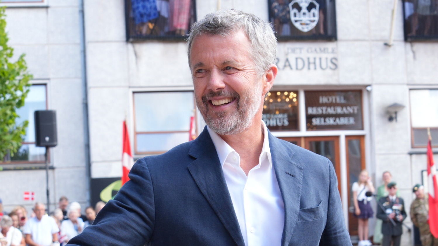 Kommentar fik kong Frederik til at grine: Prins Vincent kom straks med ...