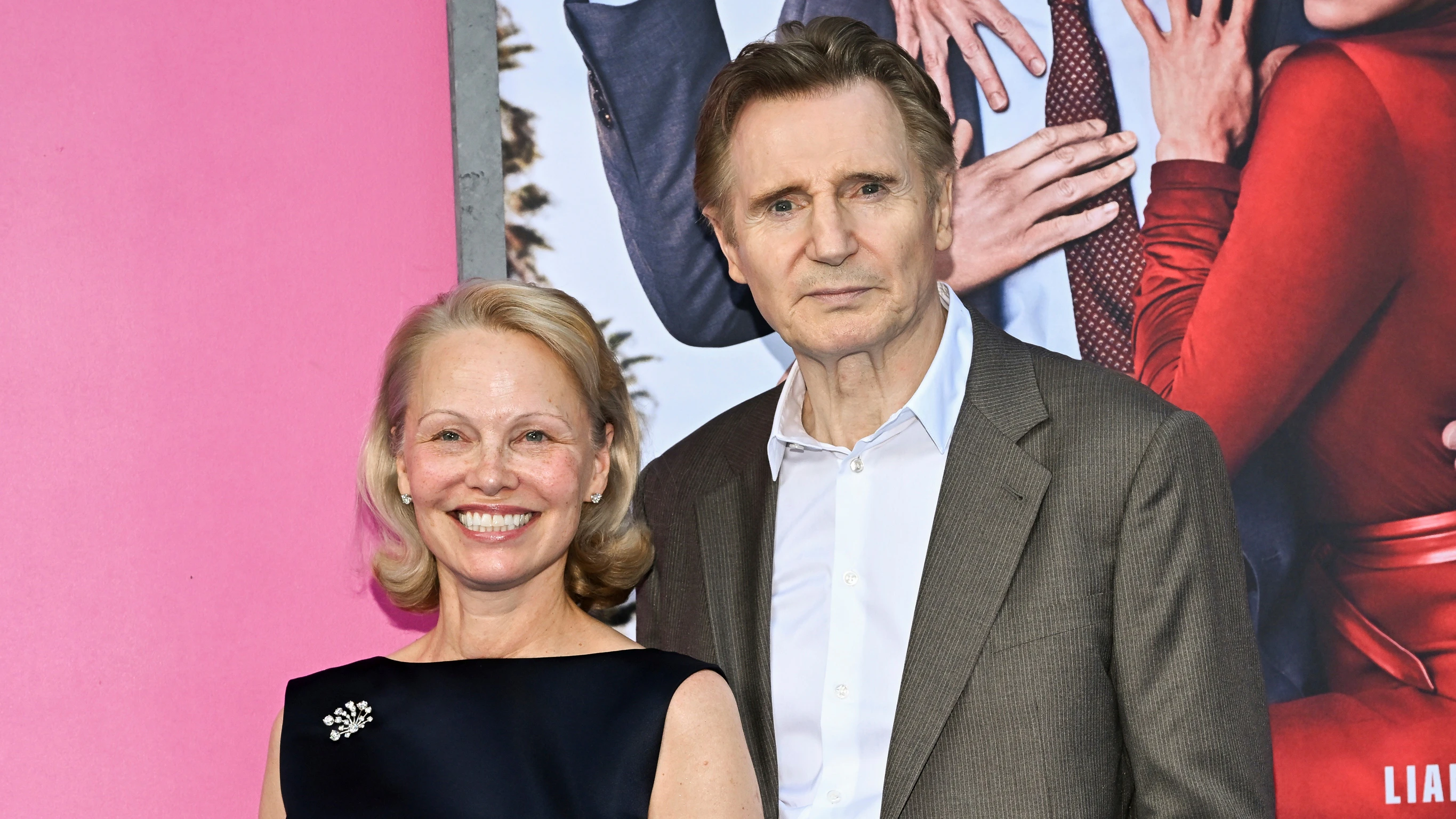 Se billedet: Pamela Anderson og Liam Neeson havde sønnerne med på den ...