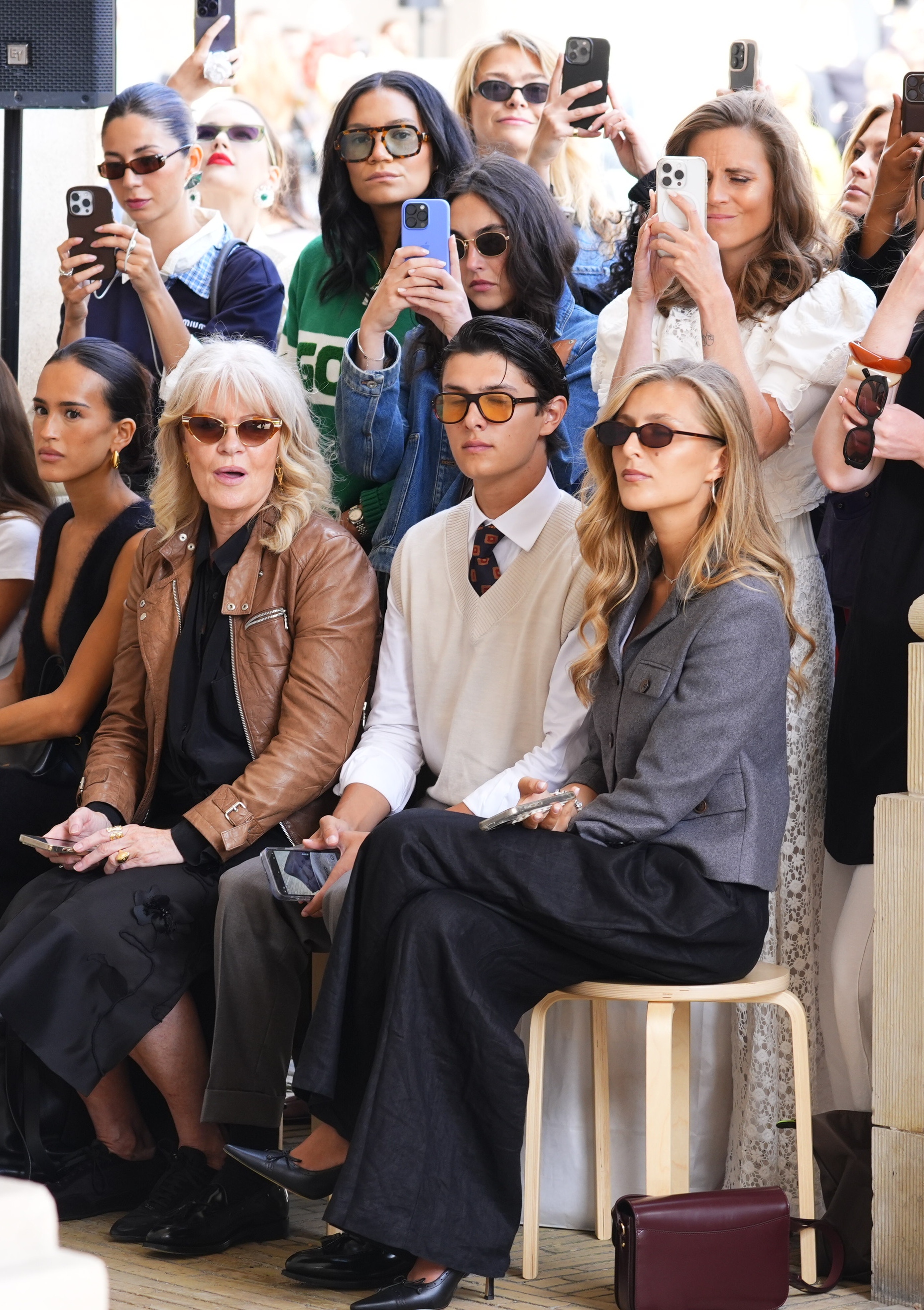 De sad sammen med kendt ansigt: Grev Nikolai og Benedikte var i godt ...