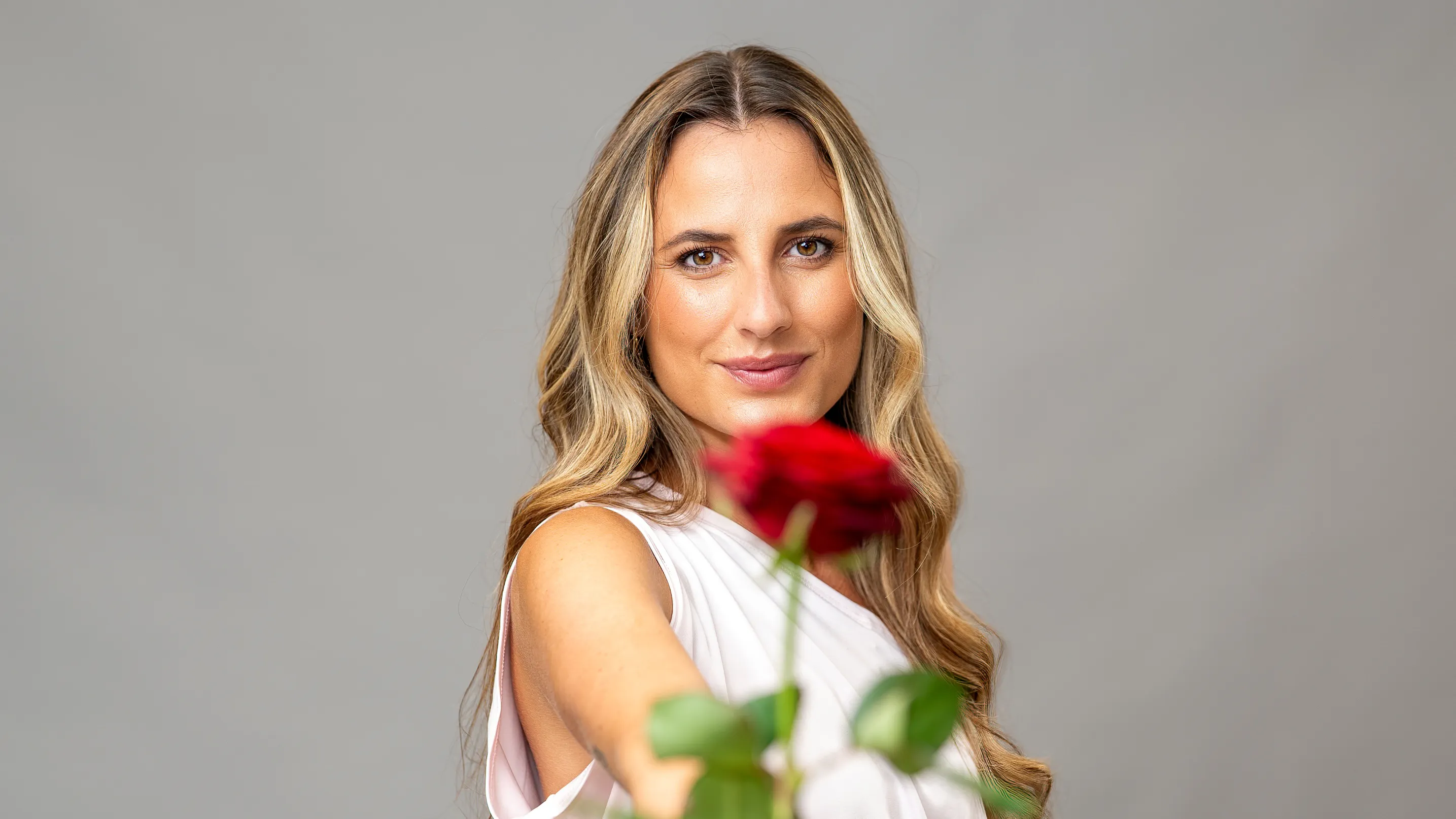 Du kan allerede godt begynde at glæde dig: TV2 afslører ny bachelorette ...