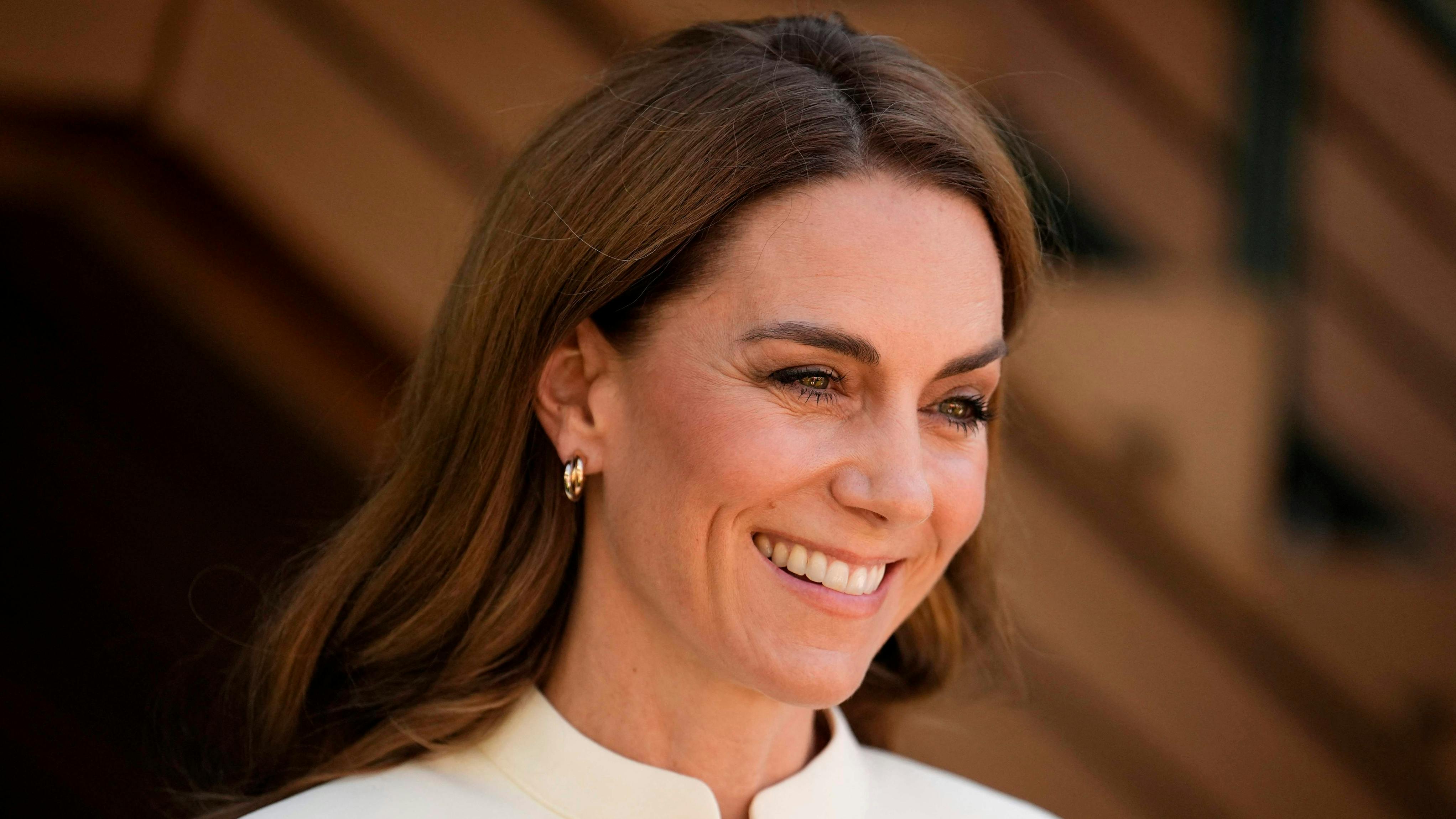 Nye billeder sætter gang i snakken om prinsesse Catherine: Er det en ...