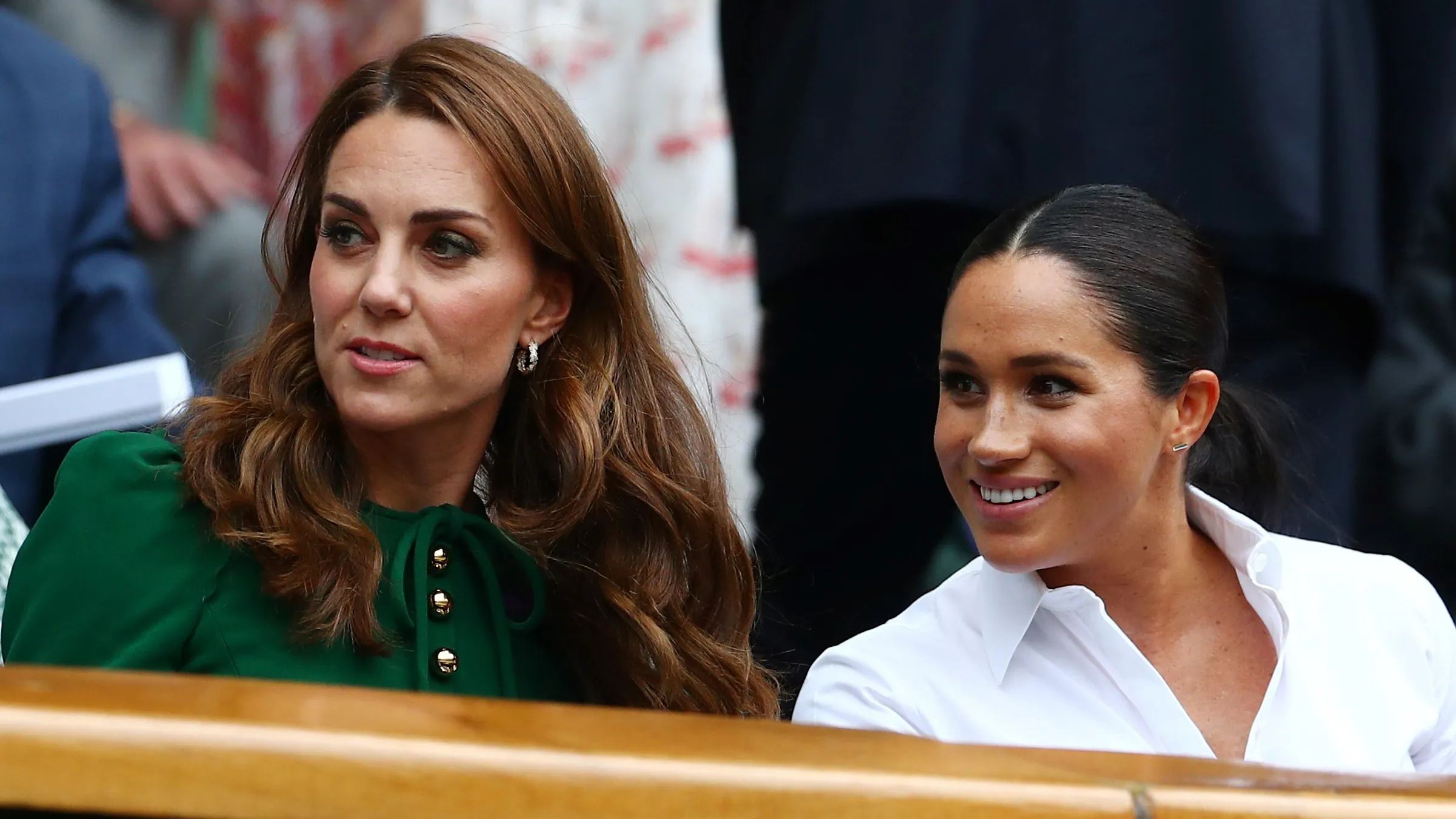 Hertuginde Meghan og prinsesse Catherine er faldet for den samme ...