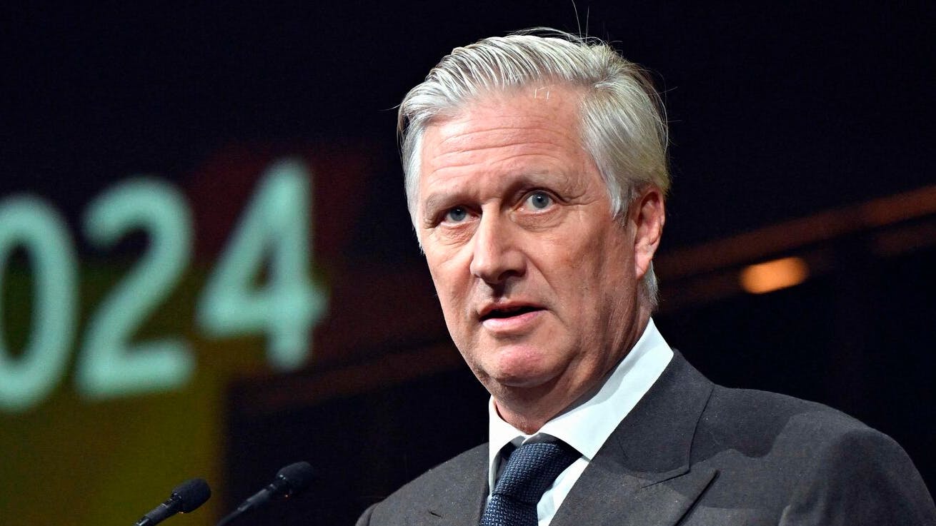 Sådan har vi ikke set ham før: Kong Philippe i usædvanlig mundering ...