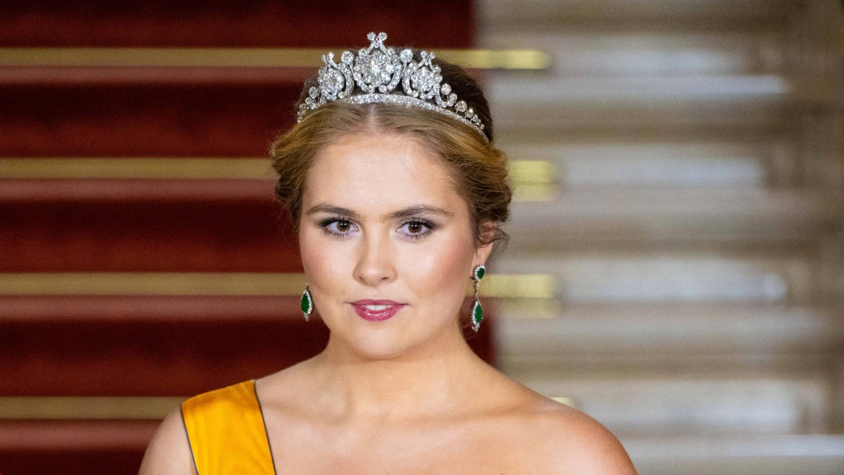 Vakte opsigt i vovet look: Prinsesse Amalia strålede i glitrende ...