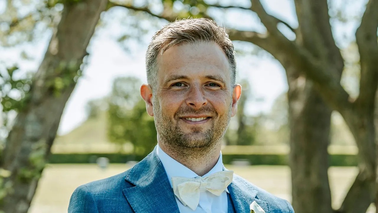 Det så du ikke på tv: Derfor blev Lasse så rørt, da han læste brevet ...