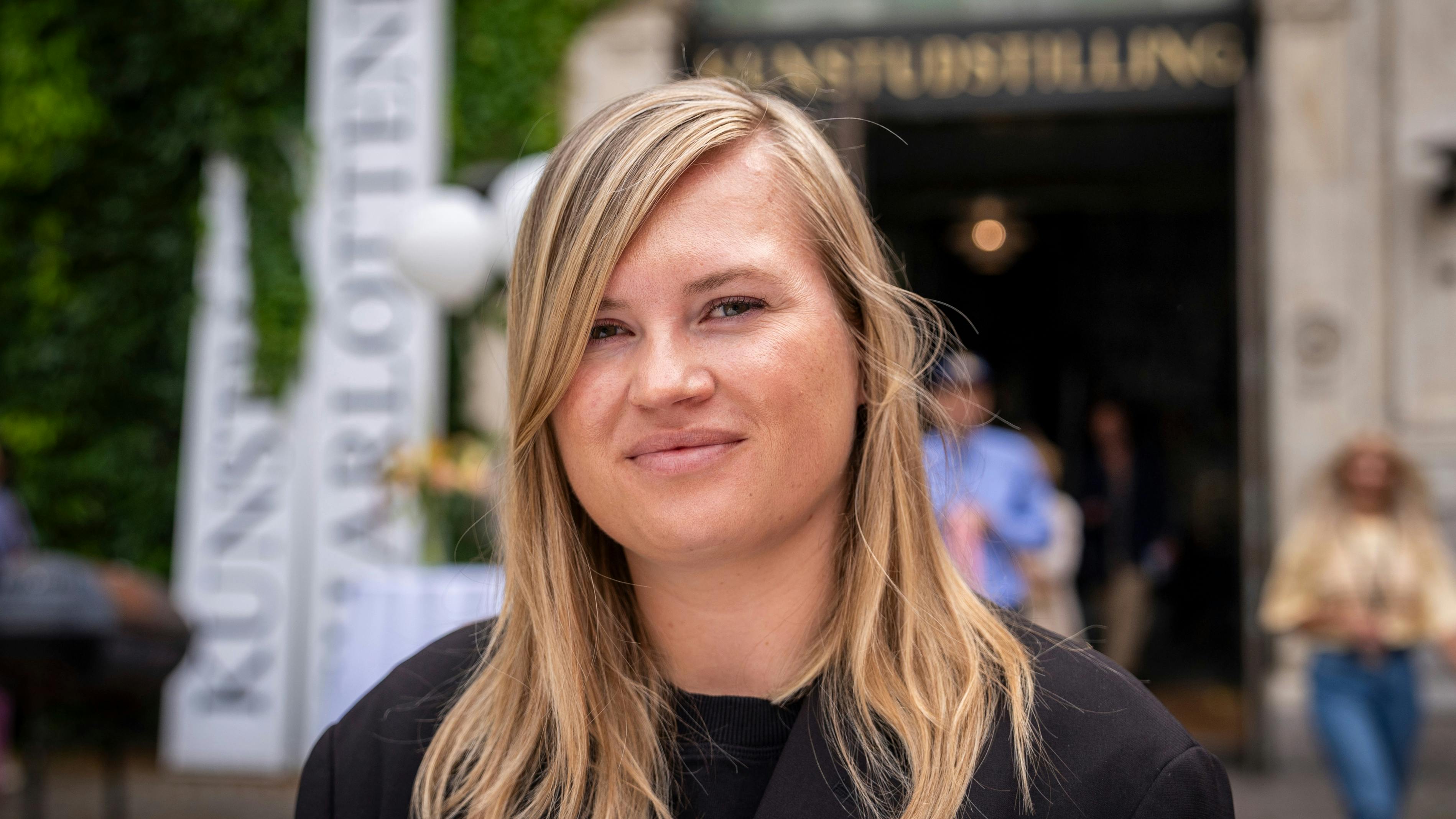 Rebecca Laudrup deler sødeste fotos: Henter juletræ med døtrene ...