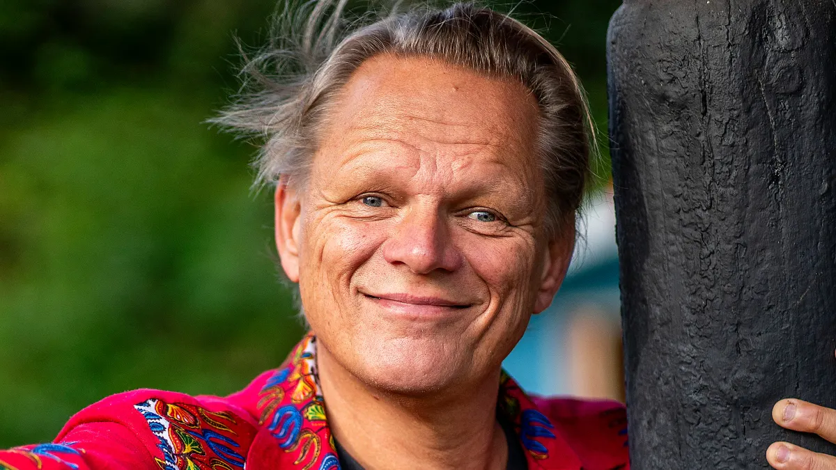 Konfronteres i nyt DR-program: Sigurd Barrett og sønnen er ikke helt ...