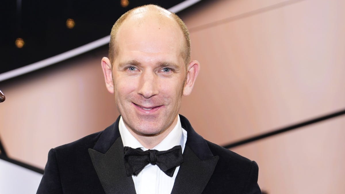 Måtte undvære Trine og børnene: Sådan fejrede Michael Mørkøv Hall of ...