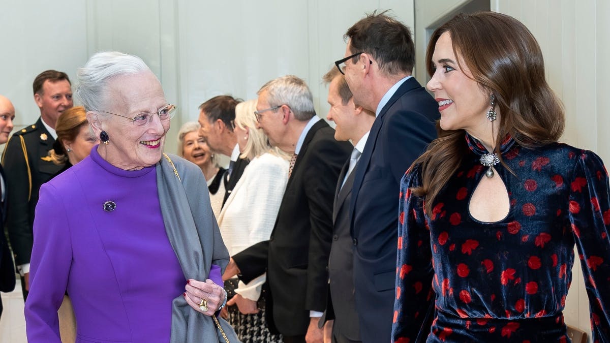 Det kom vist bag på dronning Mary: Dronning Margrethe viste hende den ...