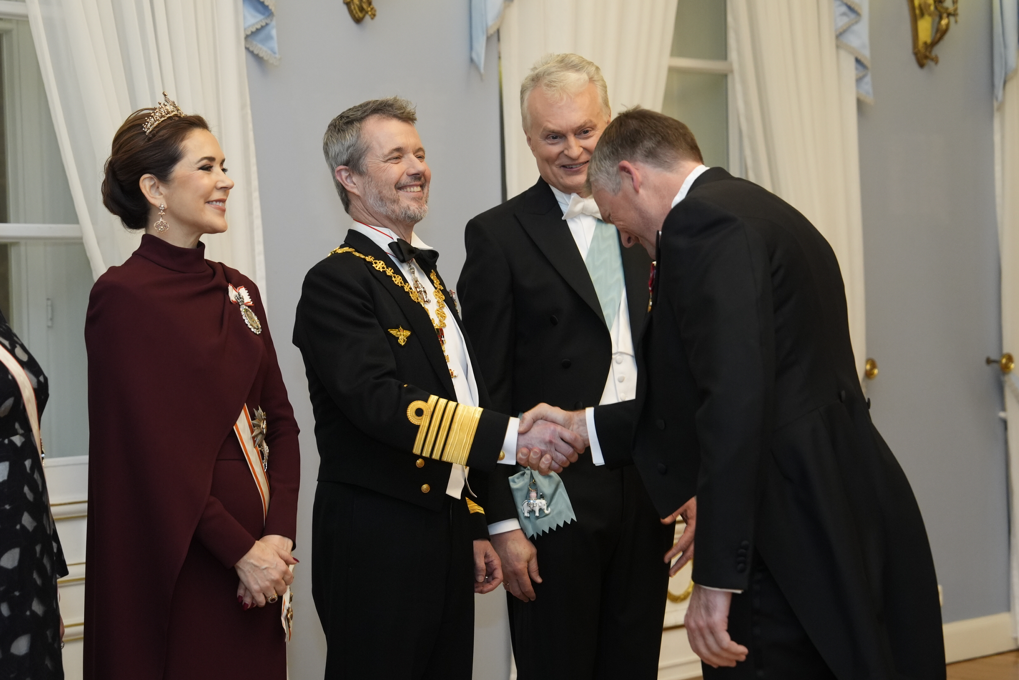 Han var gæstelistens største overraskelse: Kendt dansker fik smilet ...