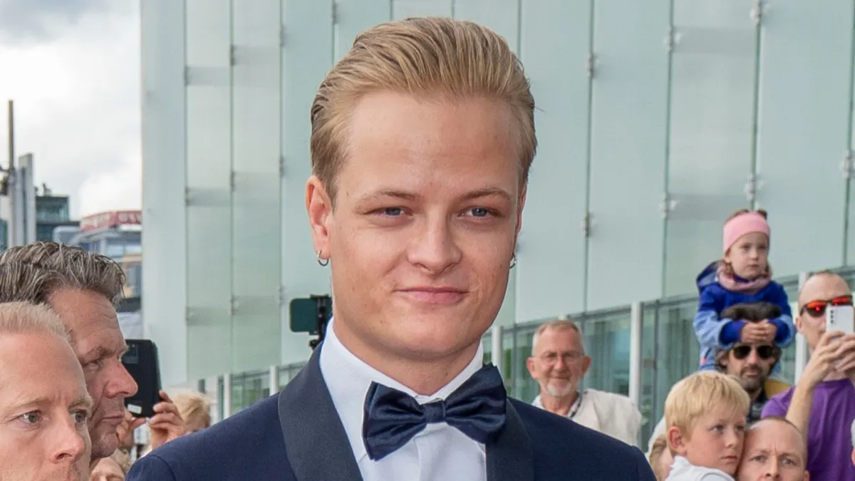 Se billederne: Marius Borg Høibys far dukker op i retten | BILLED-BLADET
