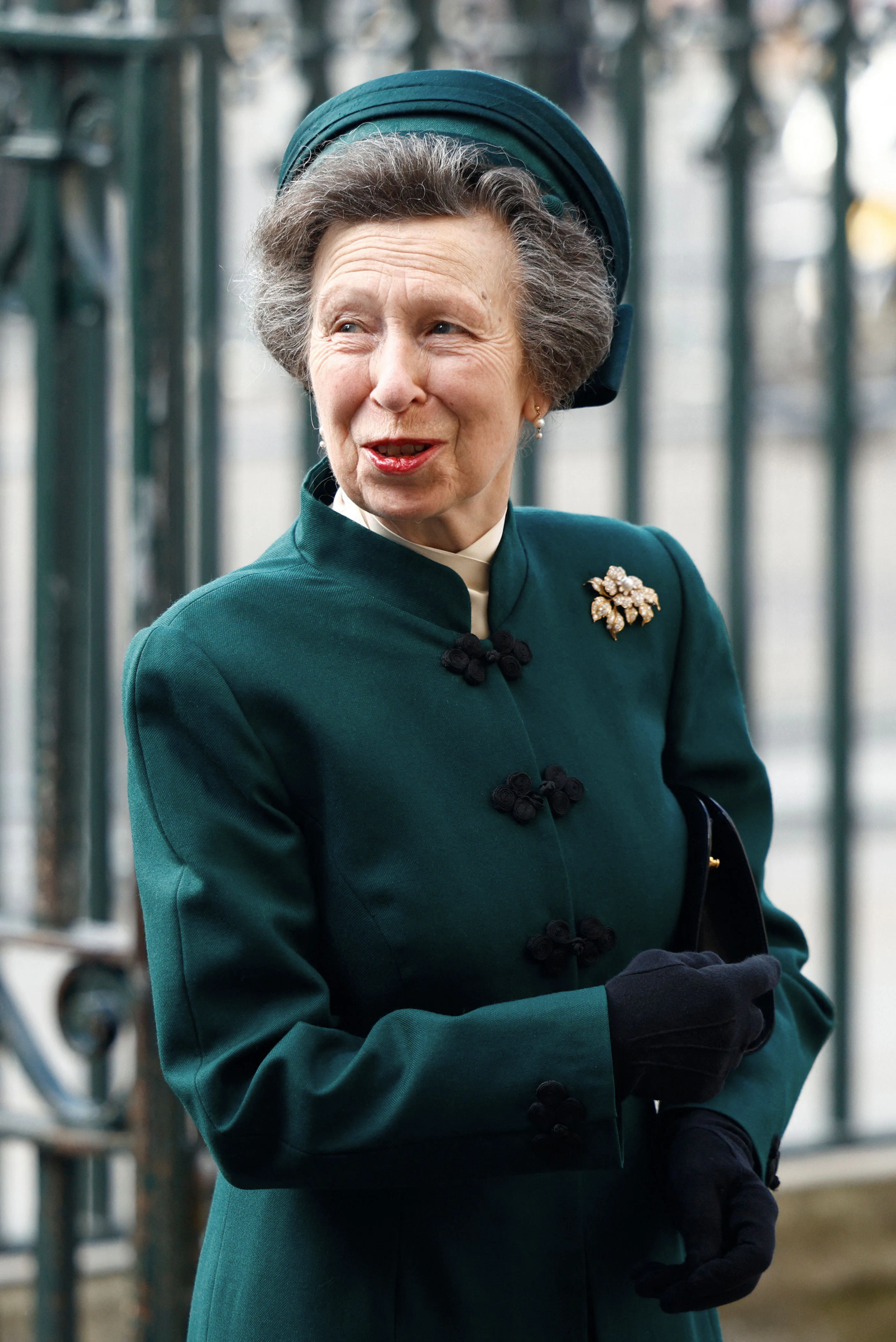 Den ser man ikke ofte: Prinsesse Anne bar 53 år gammelt smykke fra sin ...